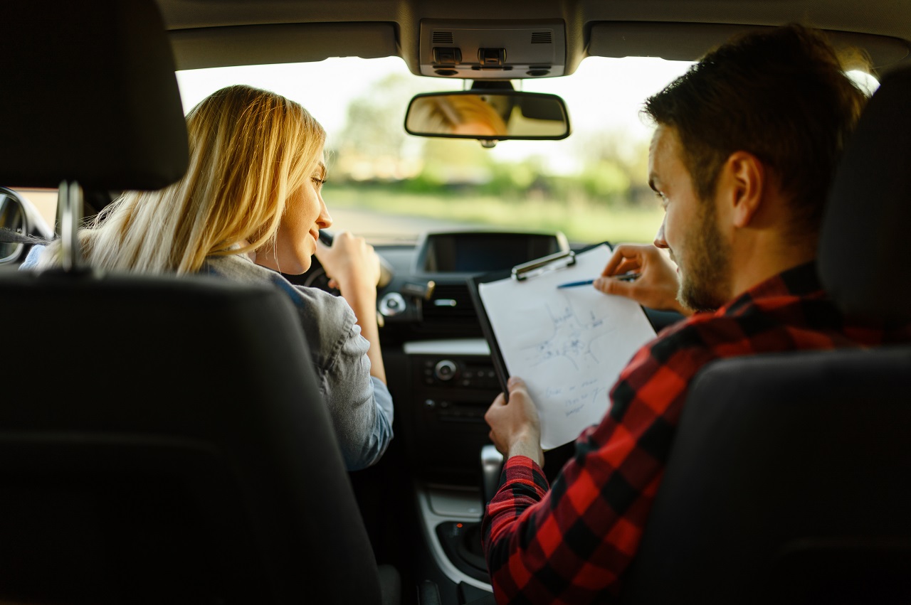 5 Ways Driving Instructors Ensure Safety during Lessons